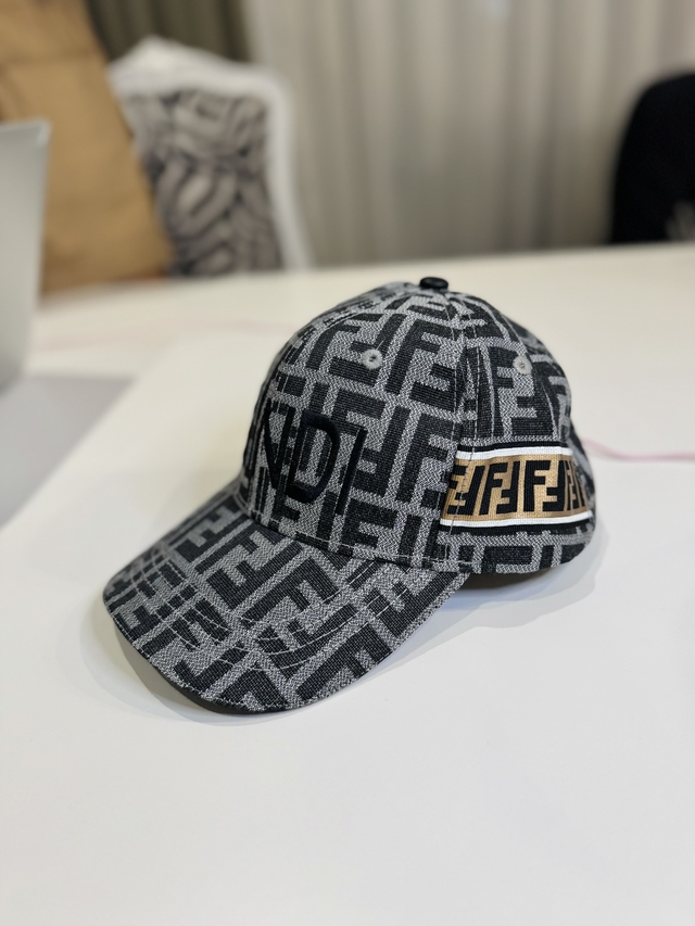Gorra FENDI - Comprar en The Luxury Store